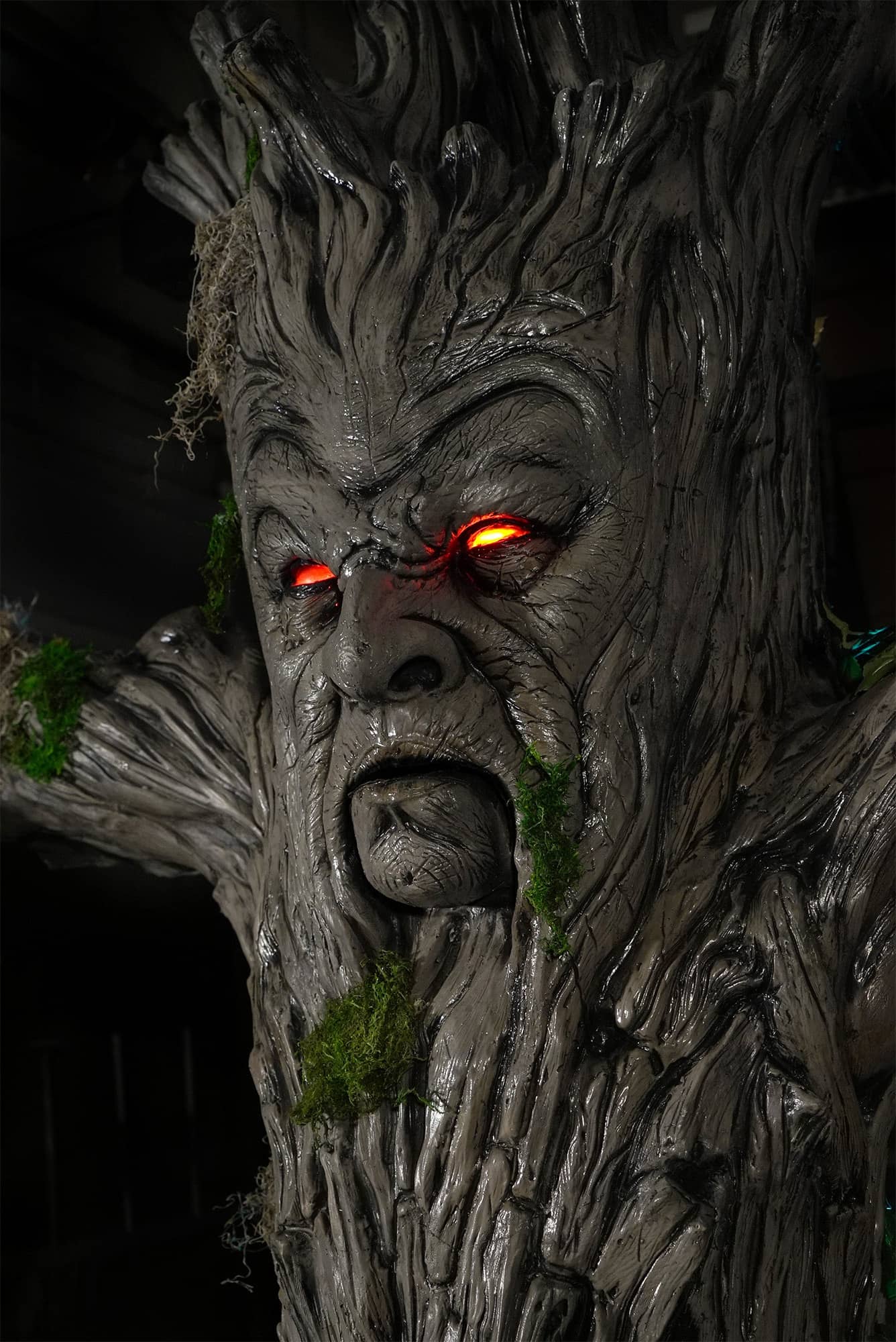 Gigantic Animatronic Talking Evil Tree - Stands Over 9.5 Ft Tall! | The ...