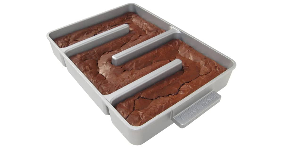 Baker's Edge Brownie Pan - All Edges! | The Green Head
