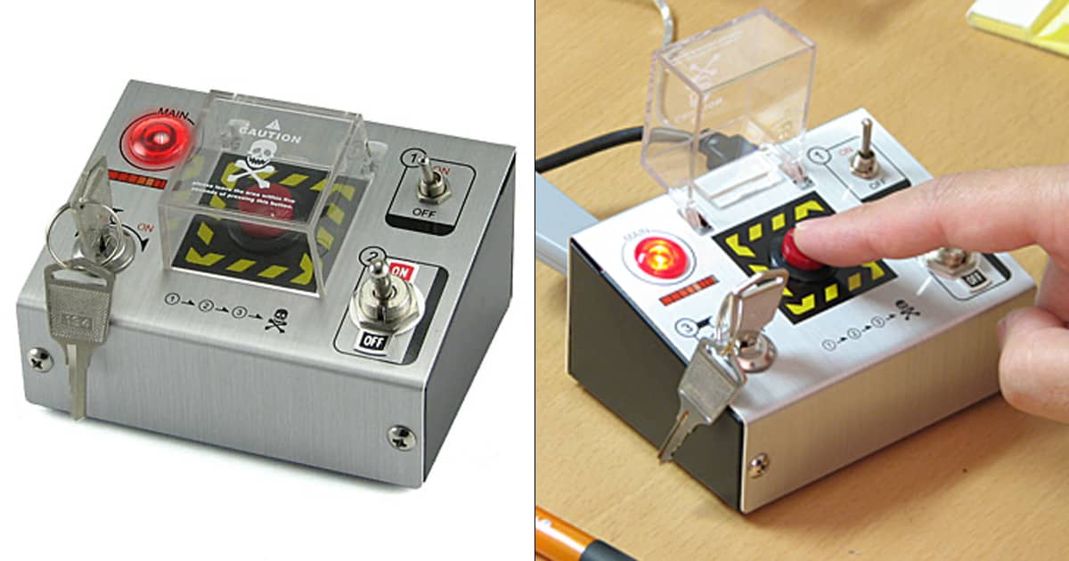 Big Red Button Doomsday Device and USB Hub! | The Green Head