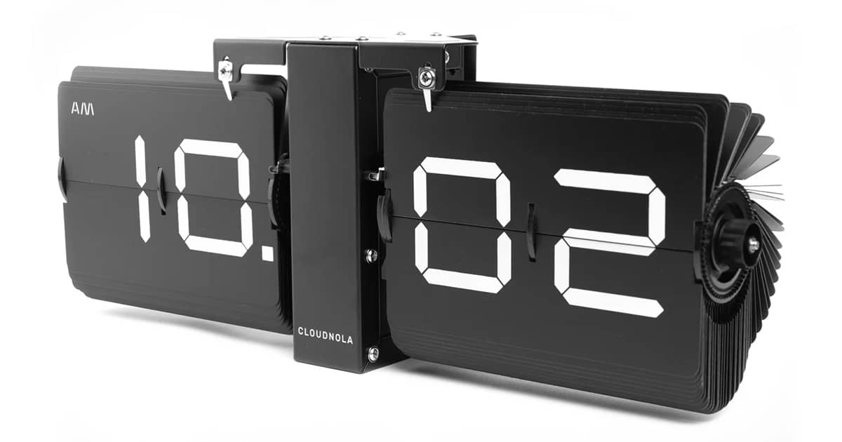 Cloudnola Flipping Out - Mechanical Digital Flip Clock | The Green Head