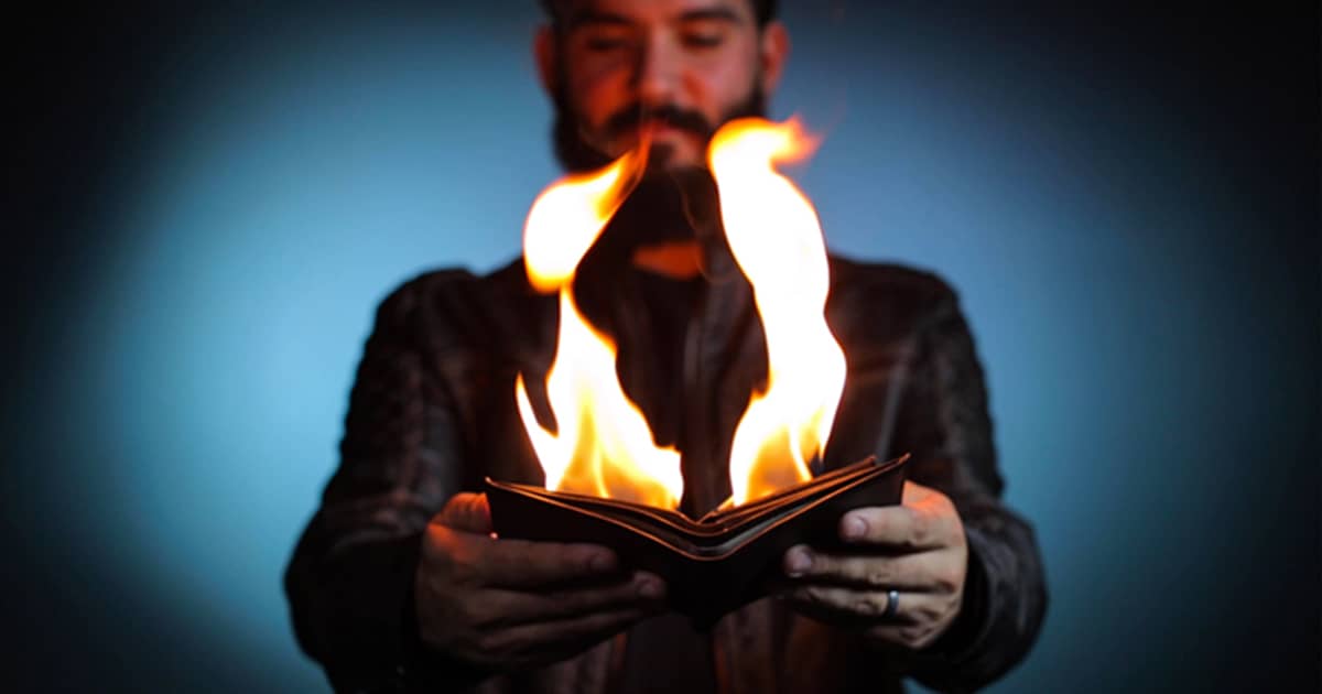 Fire Wallet - Catches Fire When Opened! | The Green Head