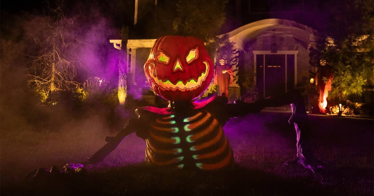 Giant Pumpkin Skeleton Groundbreaker Statue | The Green Head