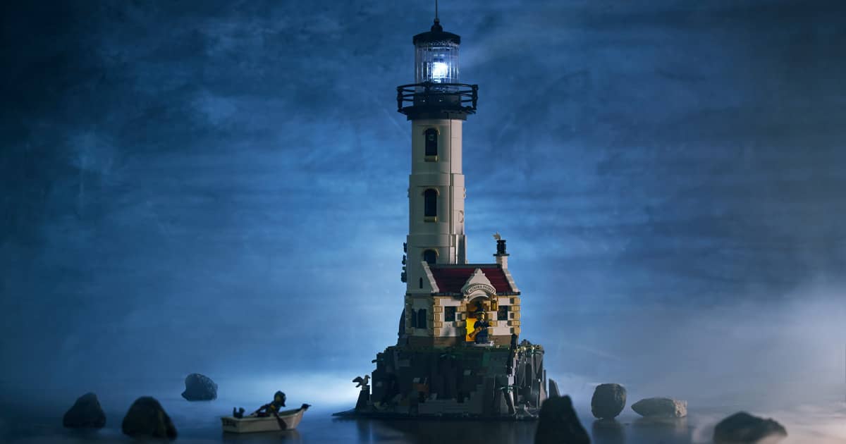 LEGO Lighthouse with Motorized Rotating Light - 2,065 Pieces! | The ...