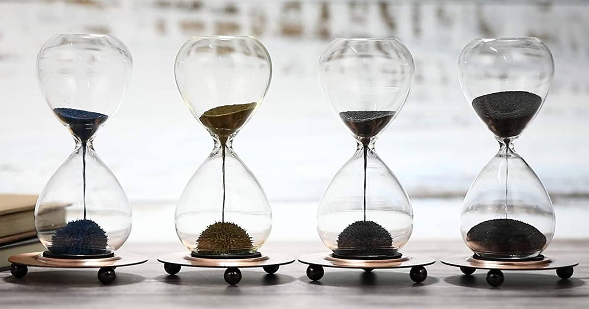 Magnetic Hourglass | The Green Head