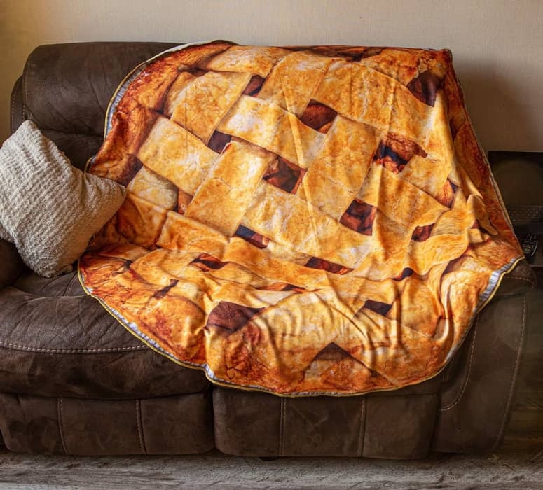 Giant Baked Apple Pie Blanket | The Green Head