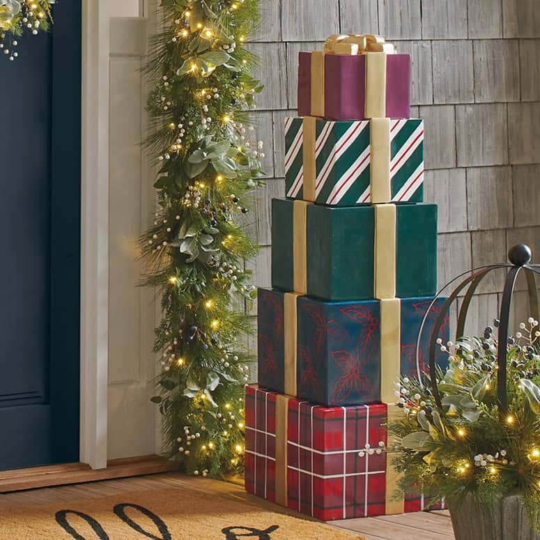 Giant Stack of Christmas Presents Topiary | The Green Head