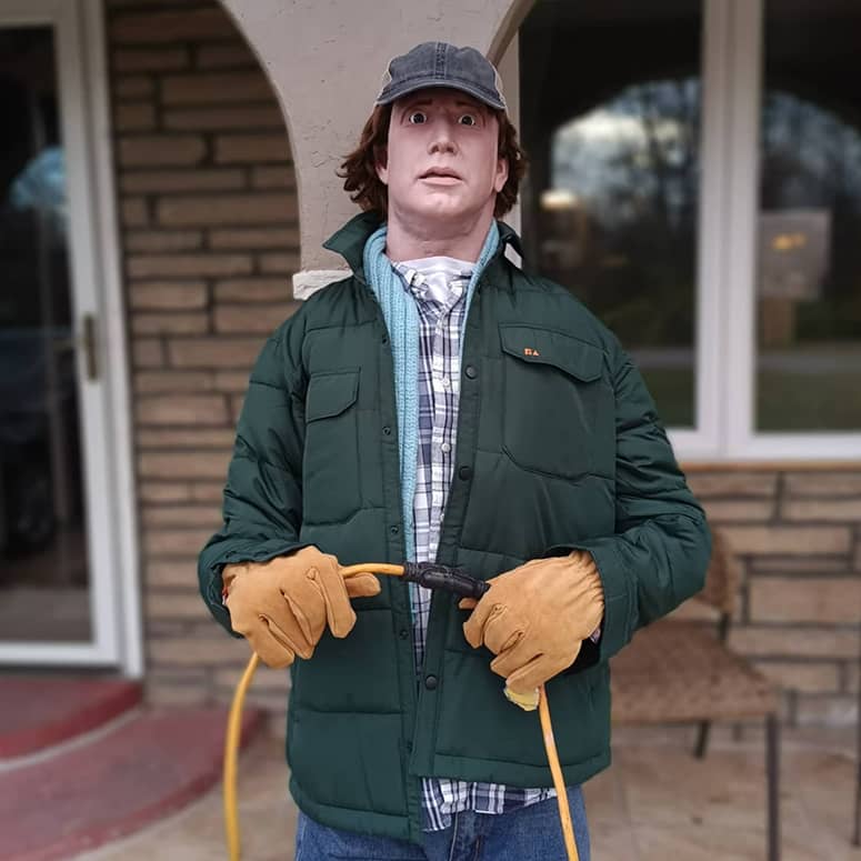 Life-Sized Christmas Vacation Clark Griswold Statue | The Green Head